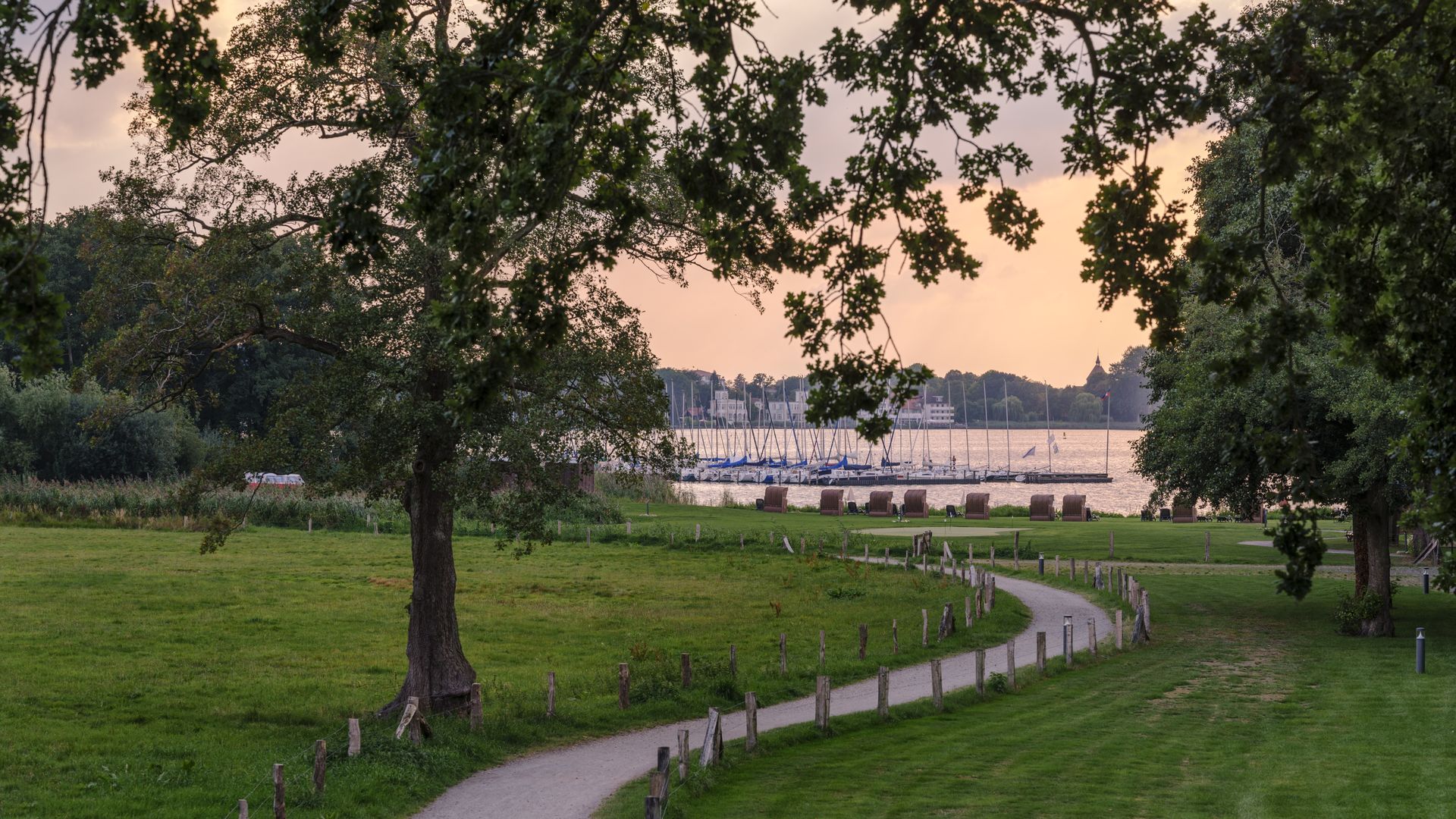 German Unity Day 30.09.2024 - 09.10.2024 - Romantikhotel Jagdhaus Eiden